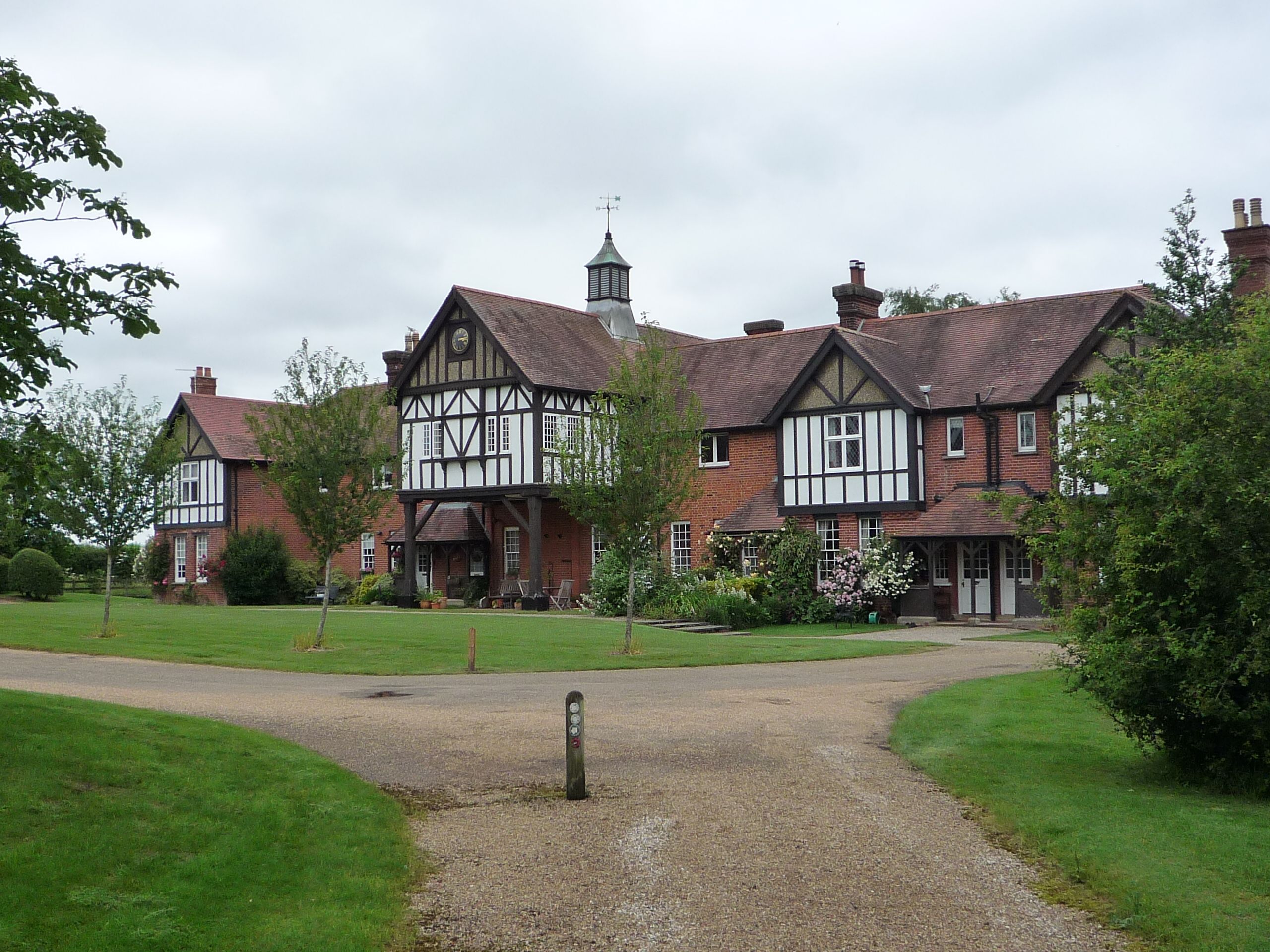 Hadham Ford - Gay Outdoor Club