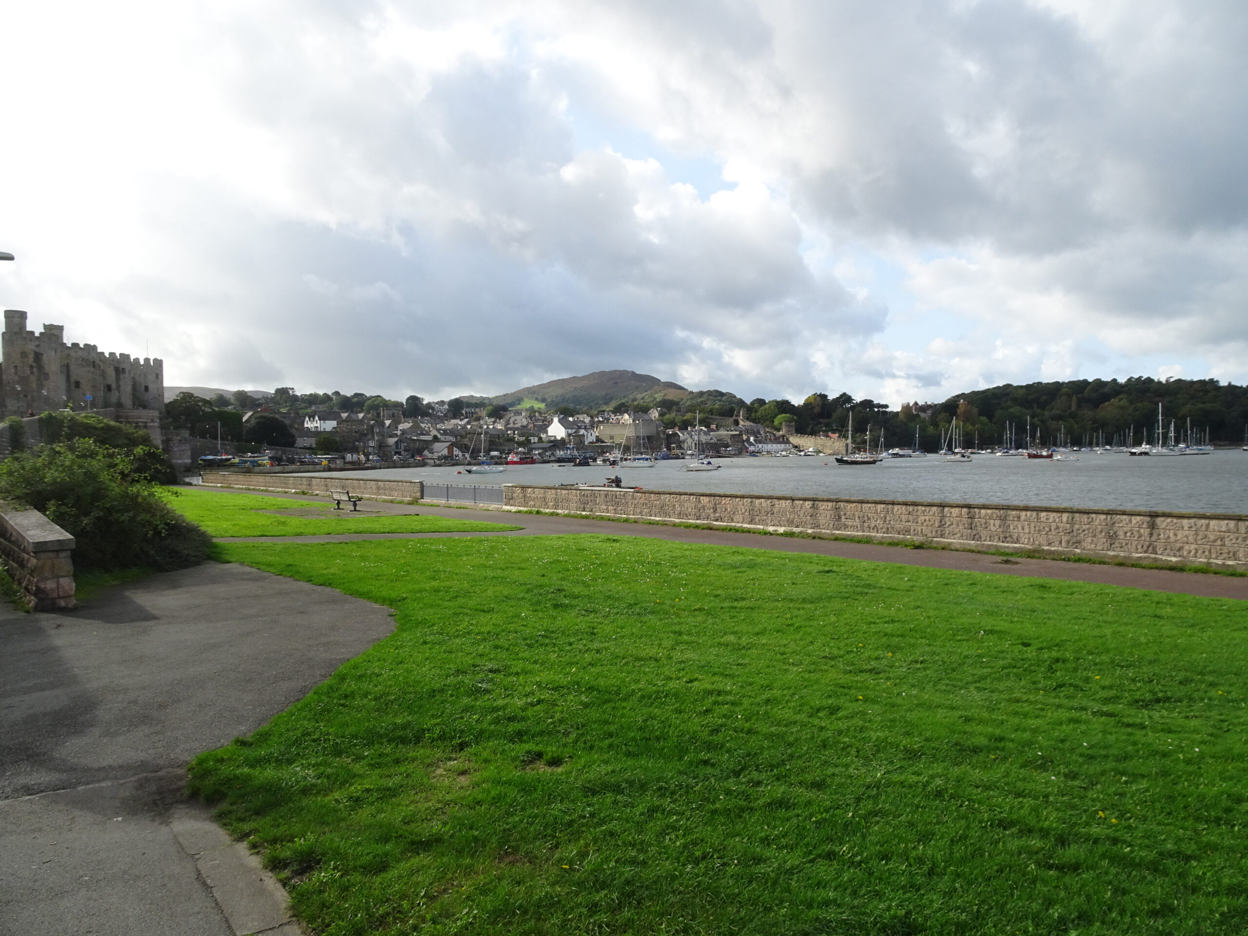 Conwy, Castle, Coastline and Mountain Views - Gay Outdoor Club